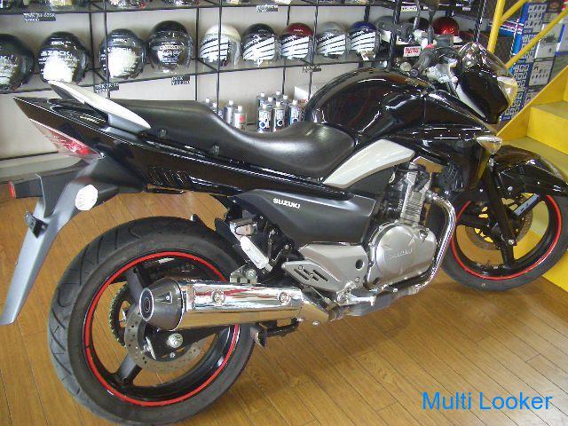 Suzuki GSR250 (black) Ama - multilooker
